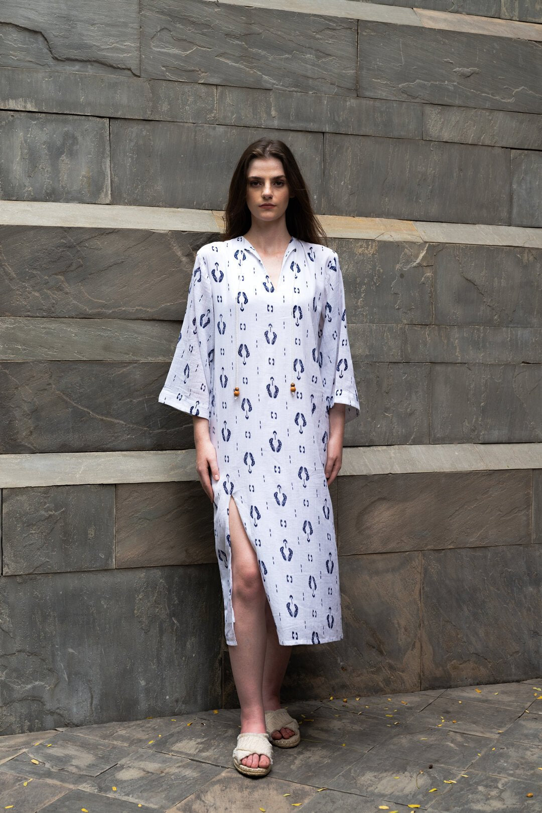 BEAD-DETAIL RELAXED FIT SLIT DRESS – Sotbella